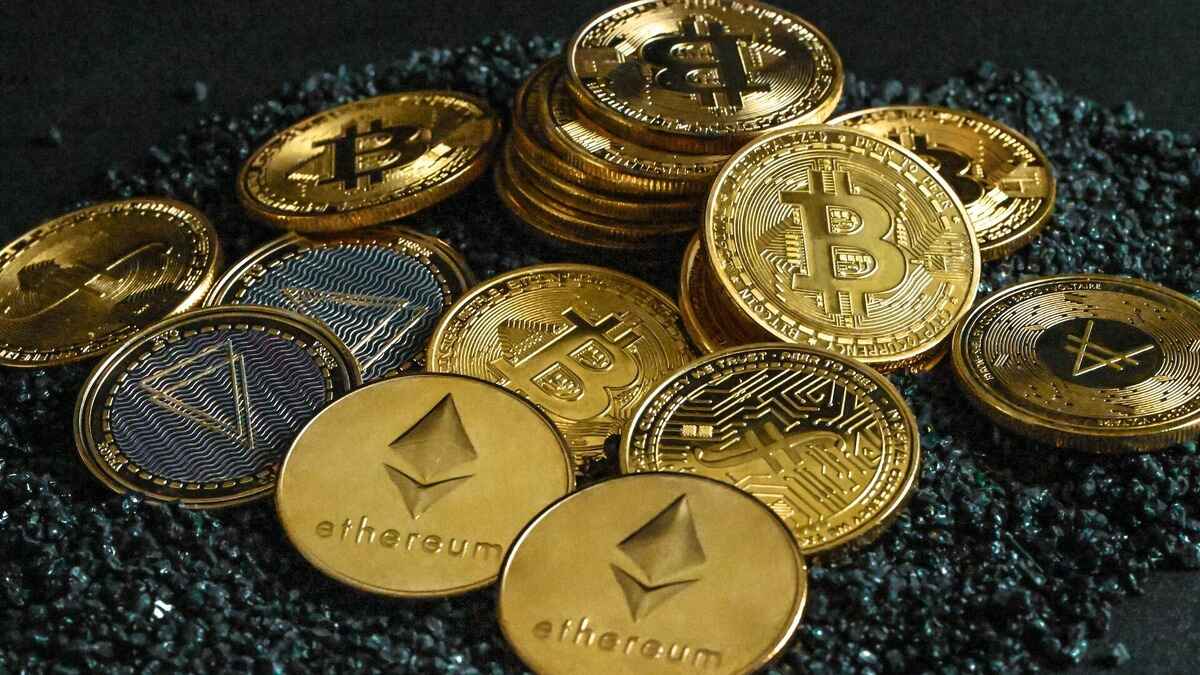 El Bitcoin (BTC) Toca los 17.000 Dólares por Primera Vez en Dos Semanas ...